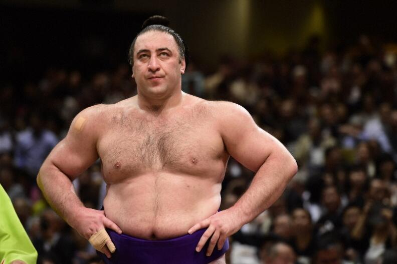 ძლიერად მიაწვა და გადაიყვანა - ტოჩინოშინმა ზედიზედ მესამედ გაიმარჯვა ...